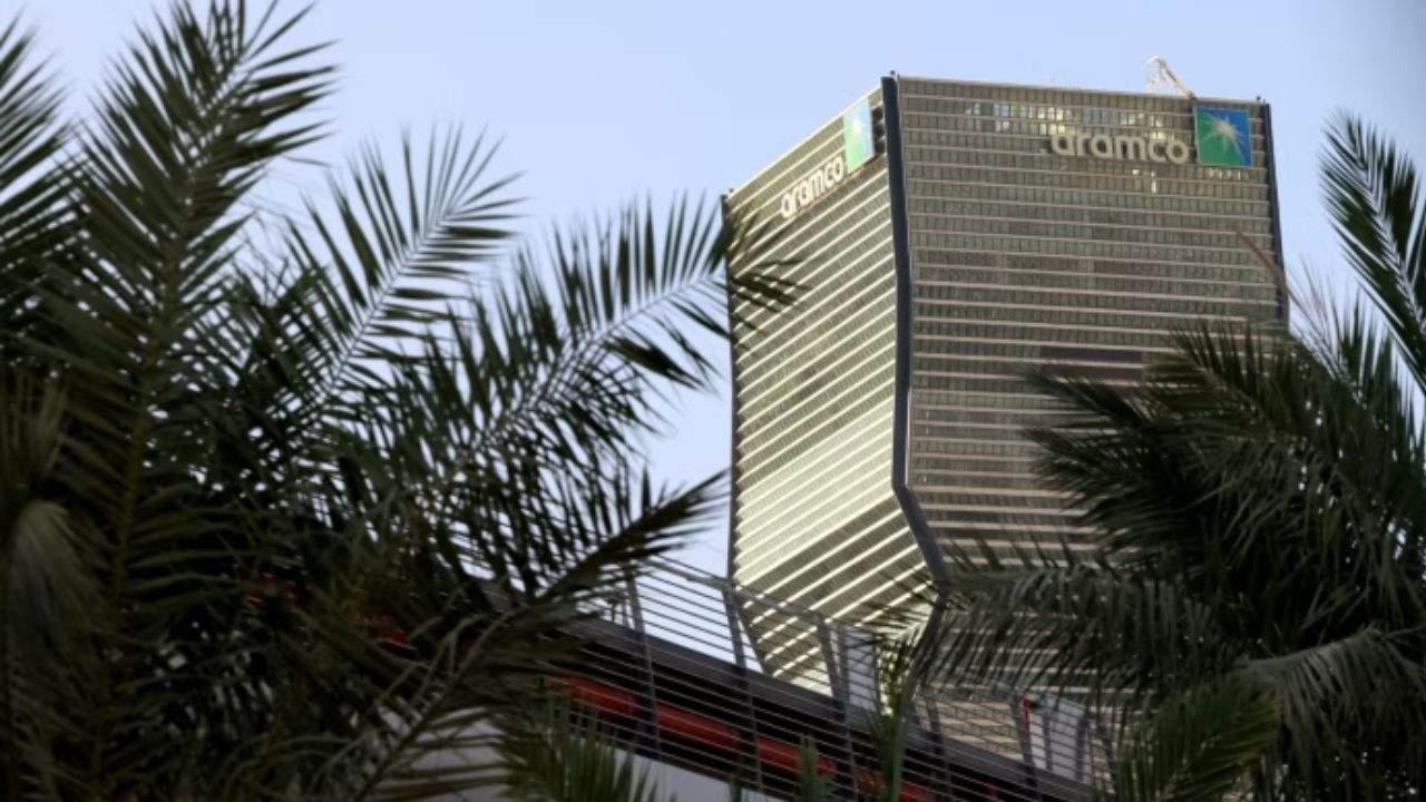 Saudi Aramco and ADNOC Slow Deals as Oil Prices Drop