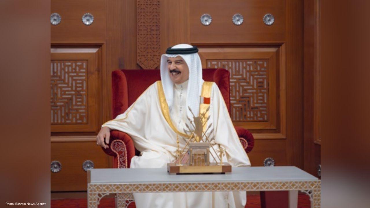 King Hamad Meets New Bahrain Ambassadors at Al Safriya Palace