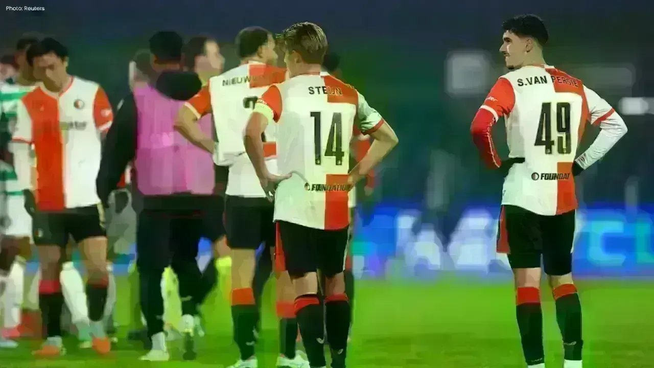 Shaqueel Van Persie Makes Senior Debut for Feyenoord at 19