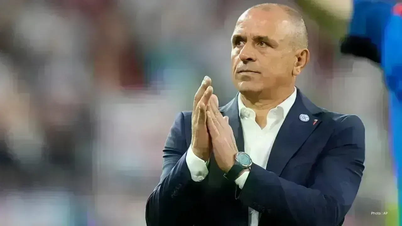 Francesco Calzona Exits as Slovakia National Coach Following Contract Talks