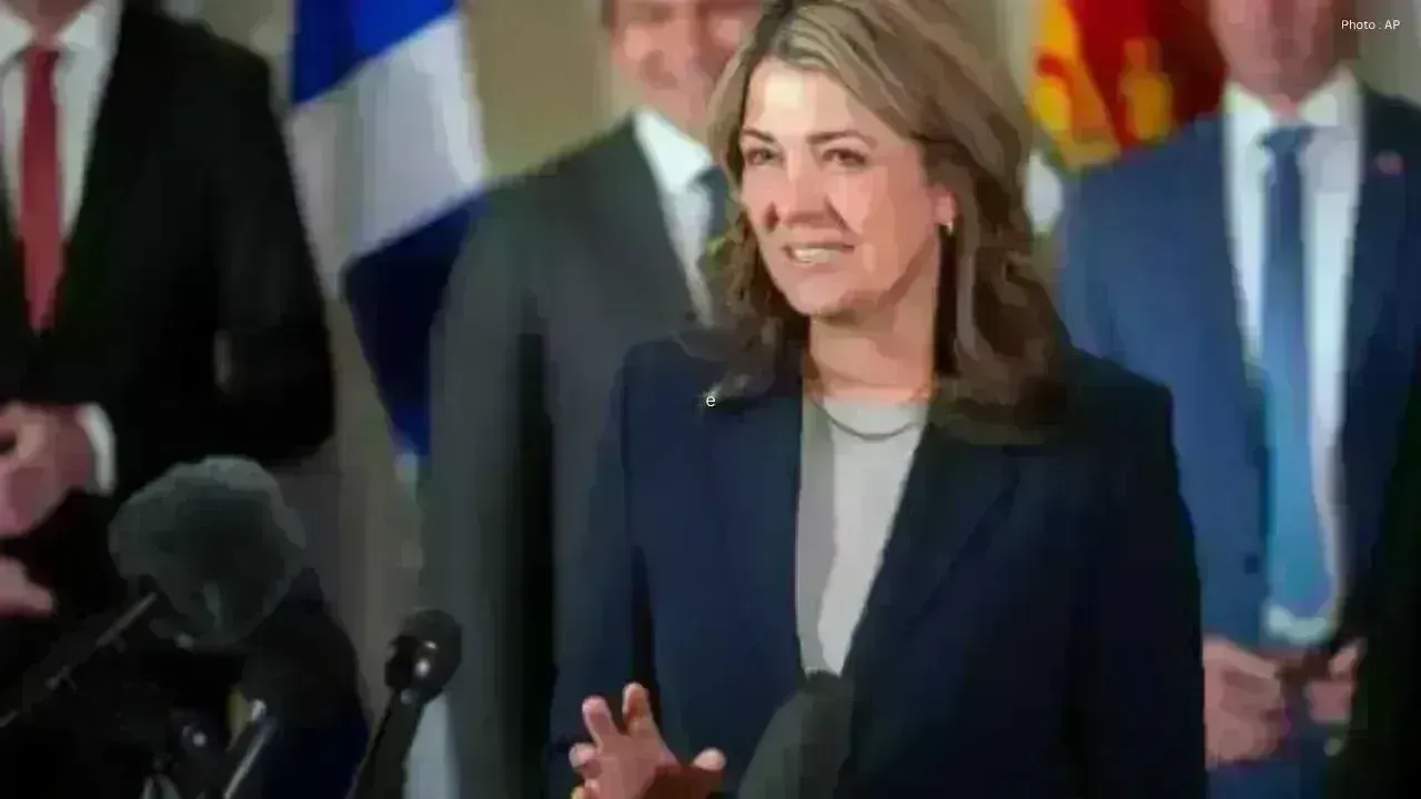 Danielle Smith Dismisses UCP President's Views on Alberta Separatism